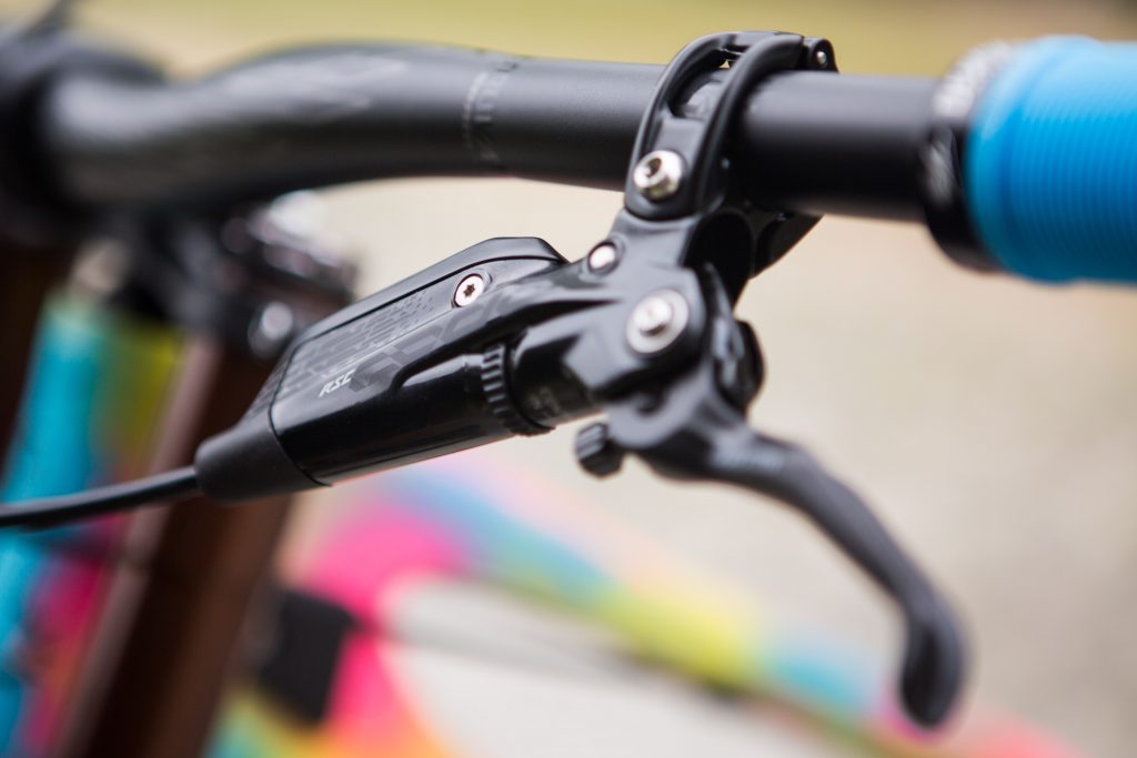 SRAM SwingLink: The Secret to Better Brake Modulation | News & Press